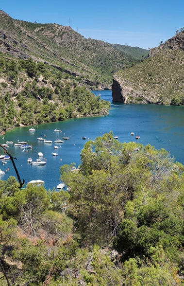 Embalse de Bolarque, lleno de planes — webos fritos