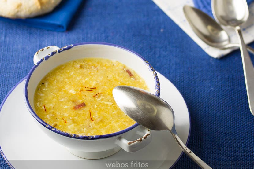 Sopa casera — webos fritos